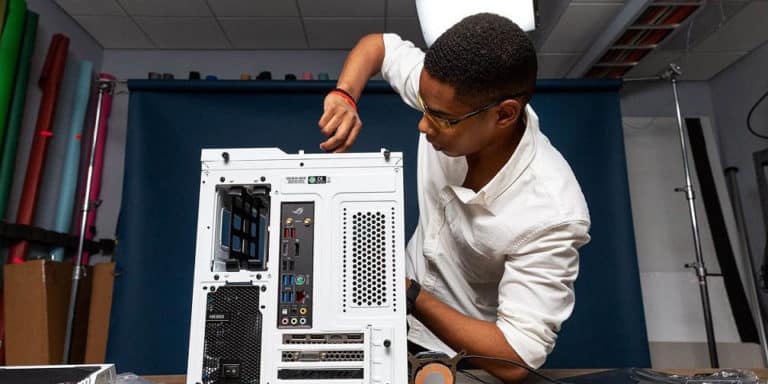 How To Mount Your GPU Vertically [Easy Guide] - GPU Mag